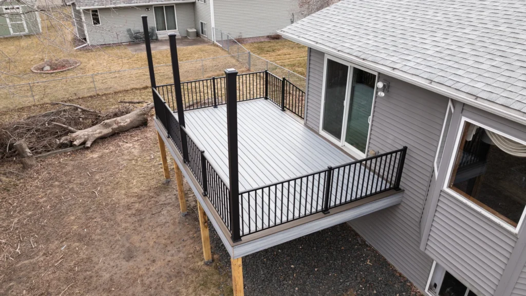 Foggy Wharf / Coastal Bluff Trex Deck | Voyager Exteriors