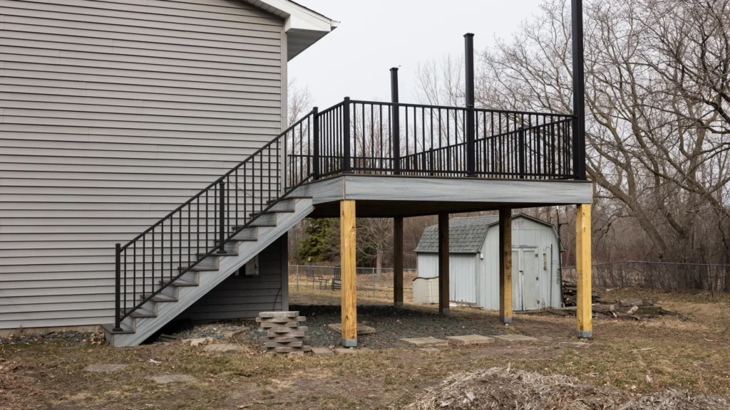 Foggy Wharf / Coastal Bluff Trex Deck | Voyager Exteriors